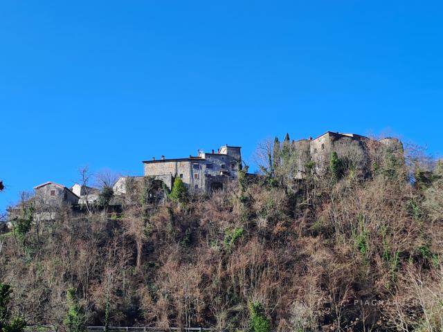 Casa nel borgo di villecchia