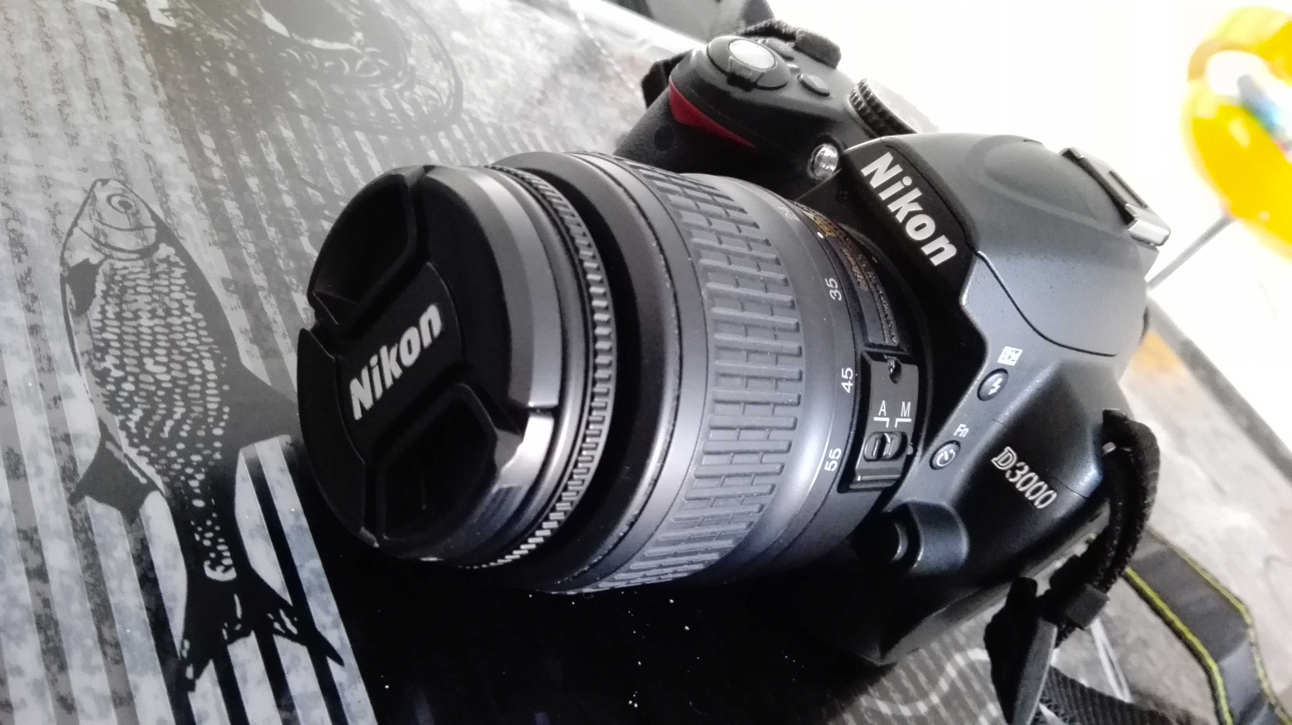 NIKON D3000