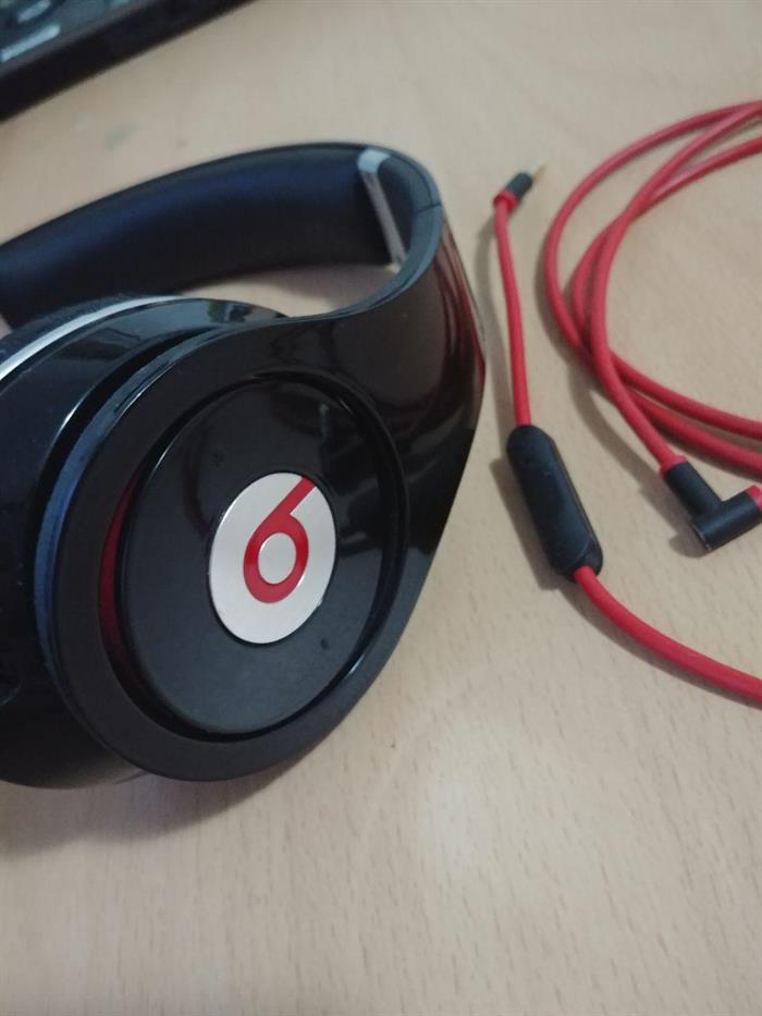 CUFFIE BEATS NERE BY DR DRE SOLO HD ON EAR