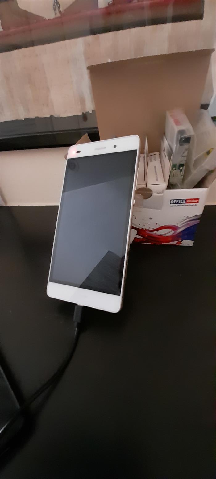 HUAWEI P8 LITE