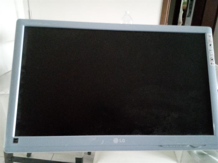 MONITOR 22" FULL HD LG