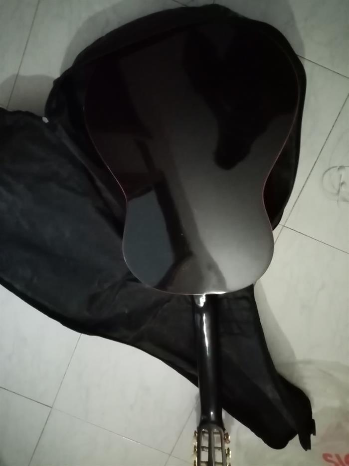 CHITARRA NERA