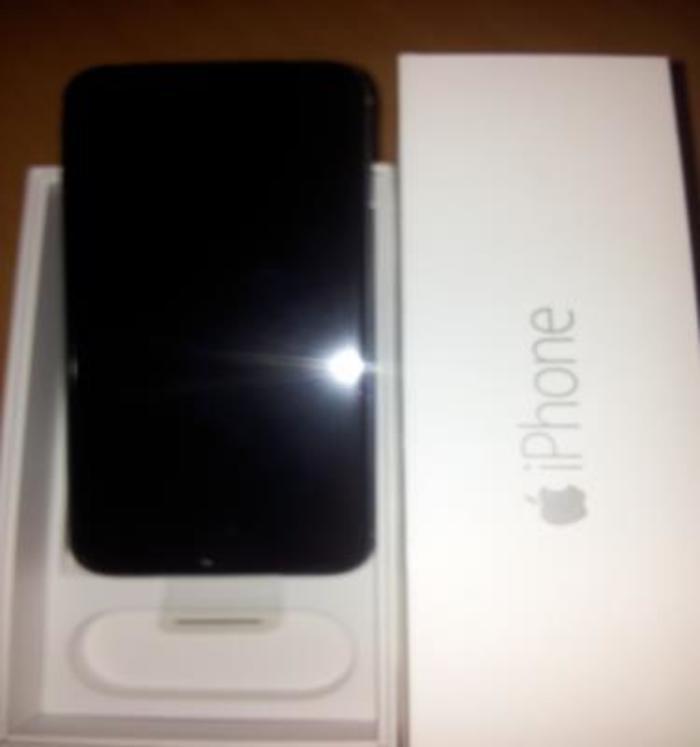 VENDO IPHONE 6 16 GB GRIGIO NUOVO ORIGINALE CON GARANZIA AL GENNAIO 2017