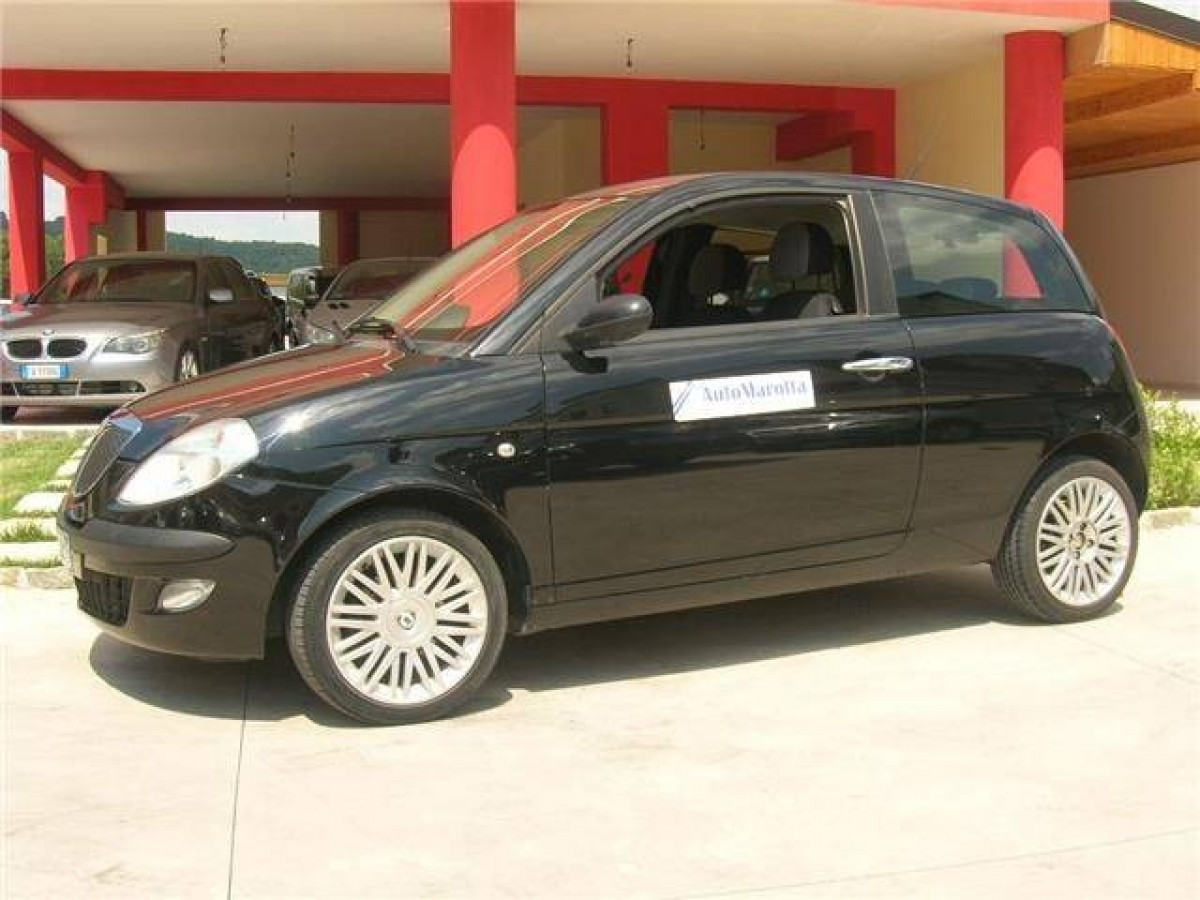 LANCIA Ypsilon 1.4 16V Platino DFN