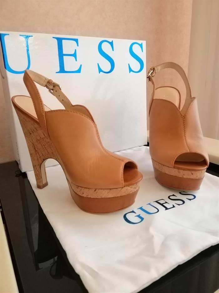 SANDALI GUESS