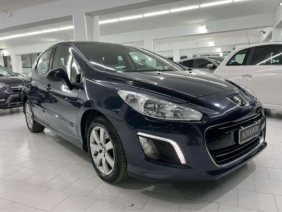 Peugeot 3081.6 8V e-HDi 112CV Stop&Start robotiz. 5p. Allure