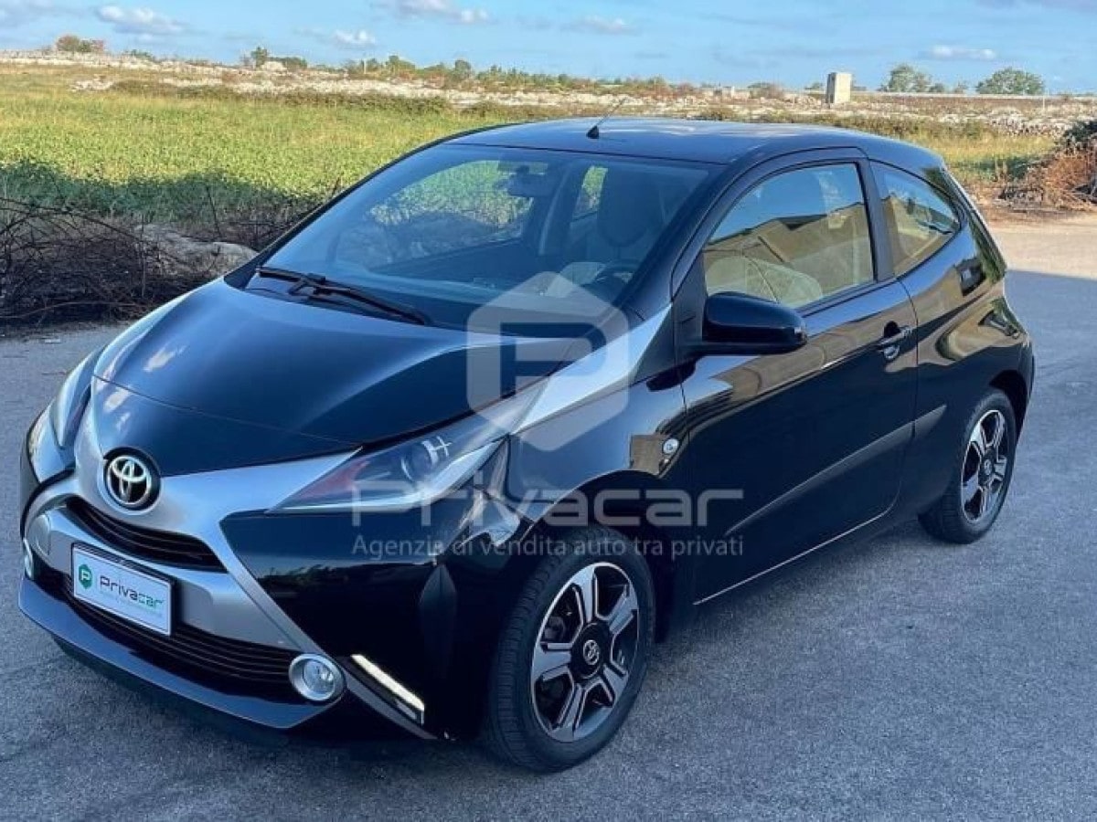 TOYOTA Aygo 2ª serie Aygo 1.0 VVT-i 69 CV 3 porte x-clusiv MMT