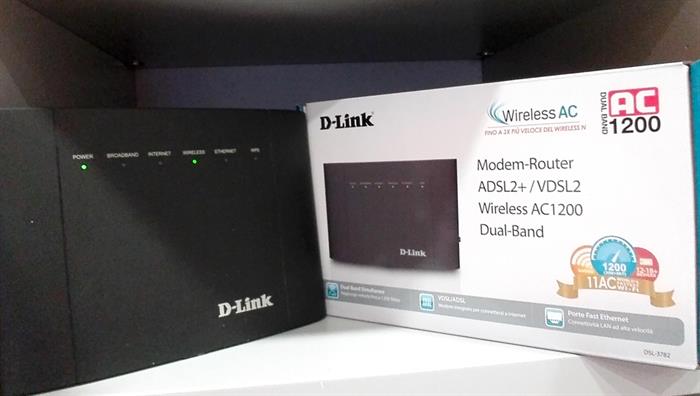 MODEM/ROUTER D-LINK + TELEFONO CORDLESS PANASONIC