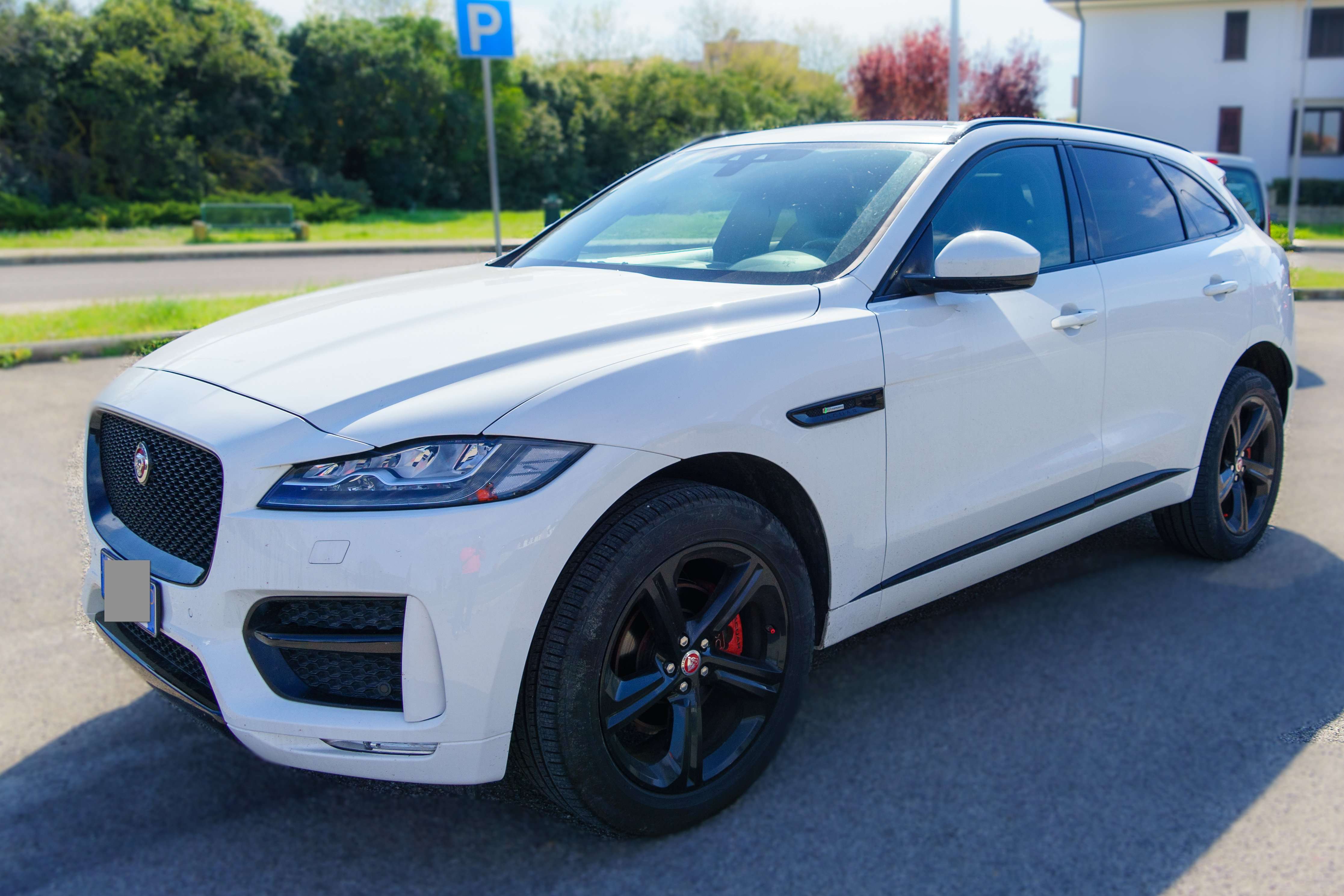 Jaguar F-PaceF-Pace 2.0d R-Sport awd 180cv auto