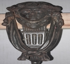 Antico Batacchio Battente in Ferro Forgiato a forma di Cristo XVIII secolo 