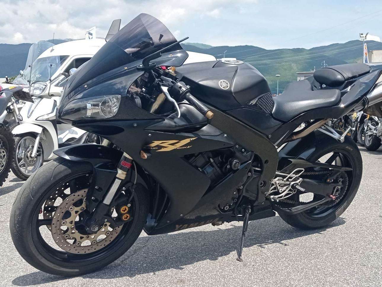 Yamaha YZF-R1