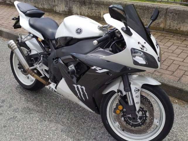 Yamaha YZF-R1