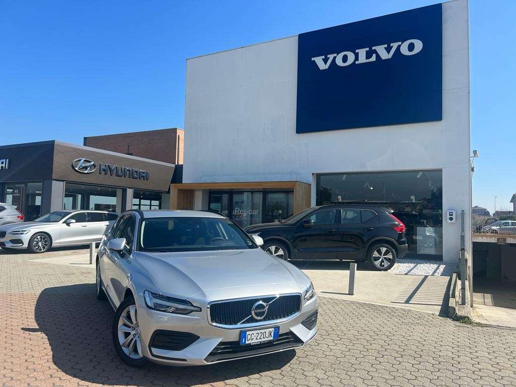 Volvo V602.0 B4 Momentum Business