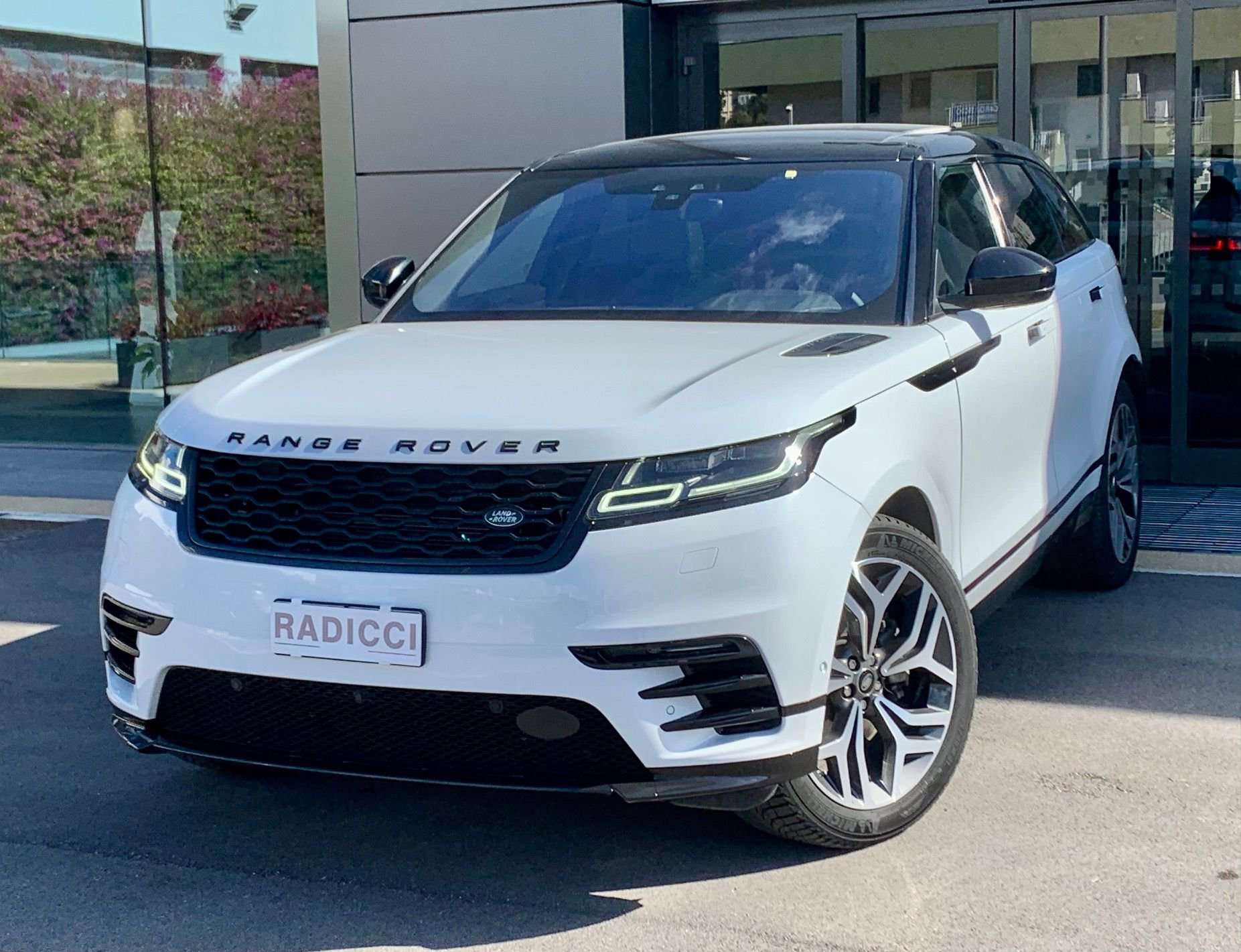 Land Rover Range Rover Velar3.0 V6 SD6 300 CV R-Dynamic SE