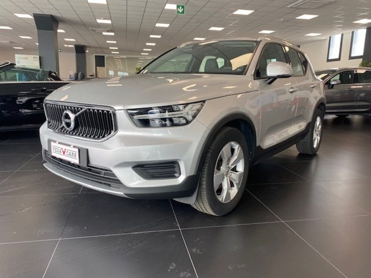 VOLVO XC40 (2017-->) XC40 D3 Momentum