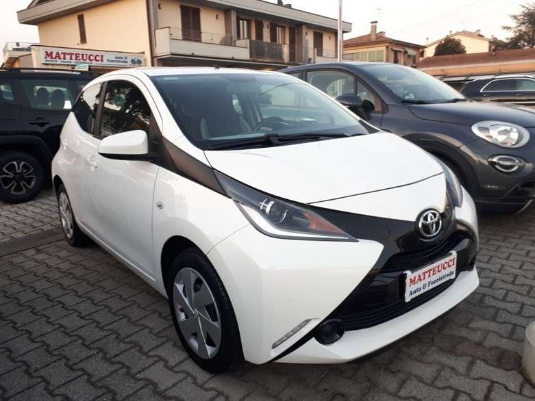 Toyota Aygo1.0 VVT-i 69 CV 5 porte X-COOL AZIENDALE OK NEOPAT