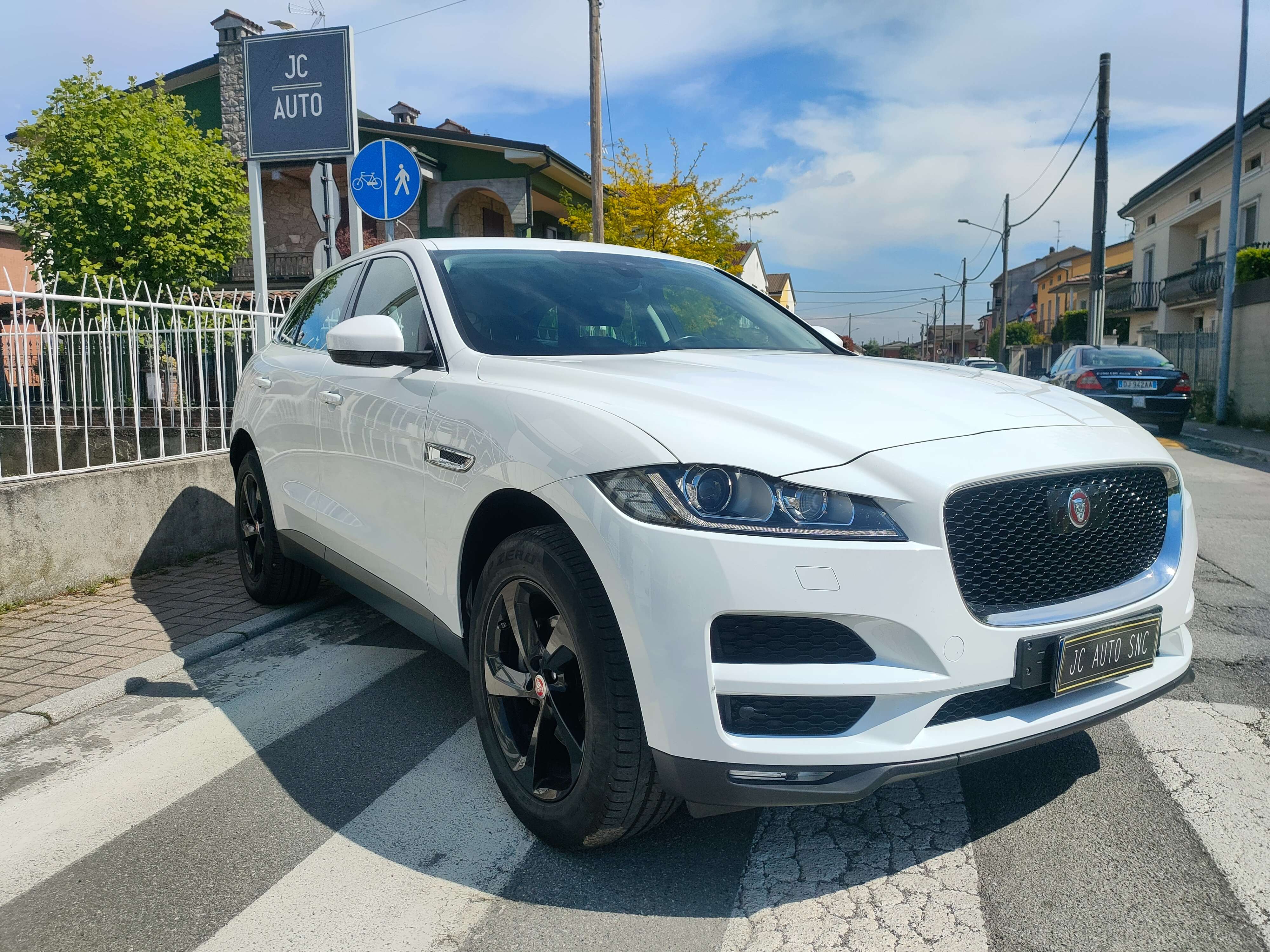 Jaguar F-Pace2.0d Prestige 4X4 180cv auto MOTORE NUOVO