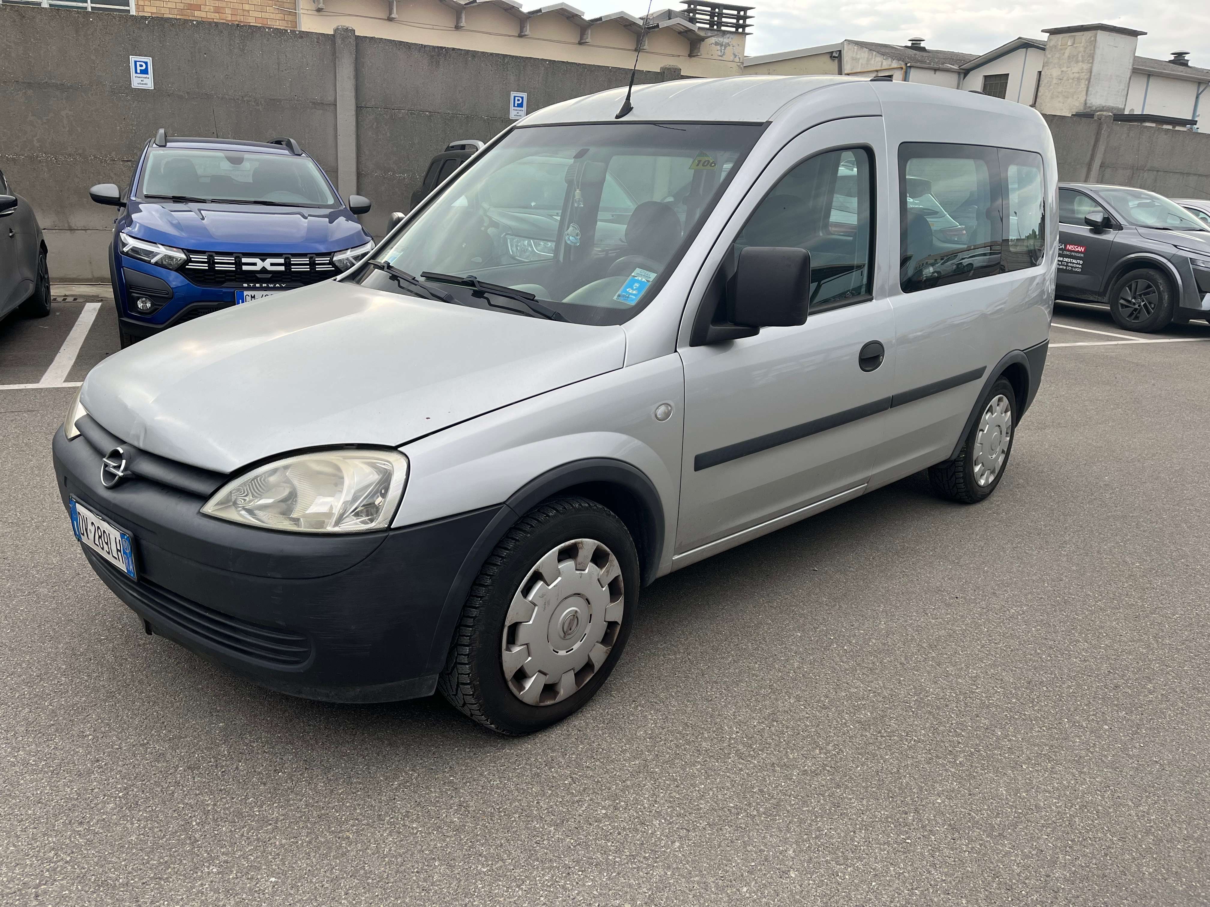 Opel Combo Life1.6 benz metano 5 posti