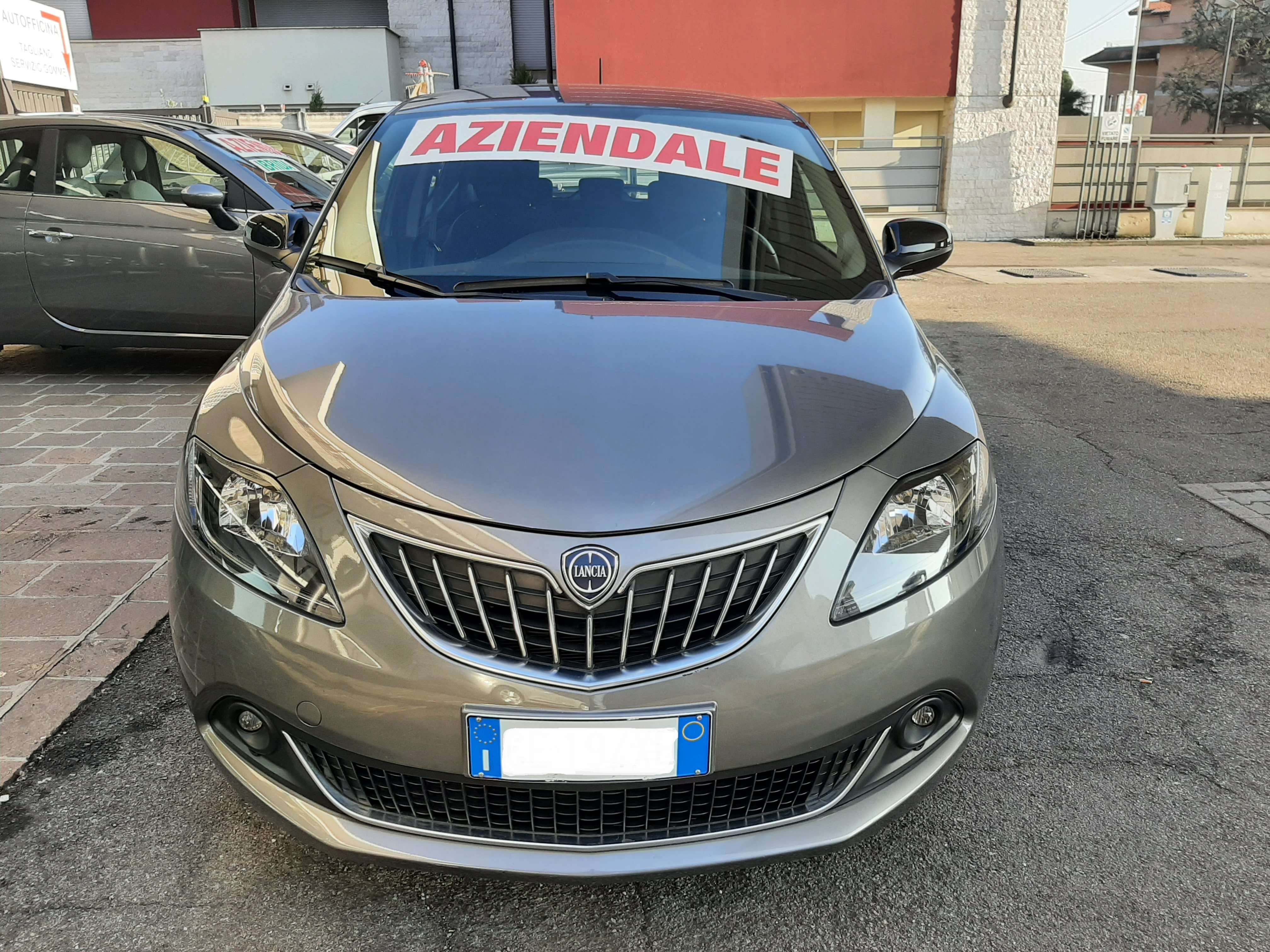 Lancia Ypsilon1.0 firefly hybrid Gold vari colori