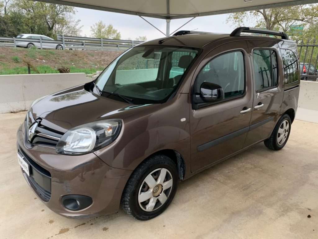 Renault Kangoo1.5 dCi 90CV 5 porte OK NEOPATENTATI IVA ESPOSTA