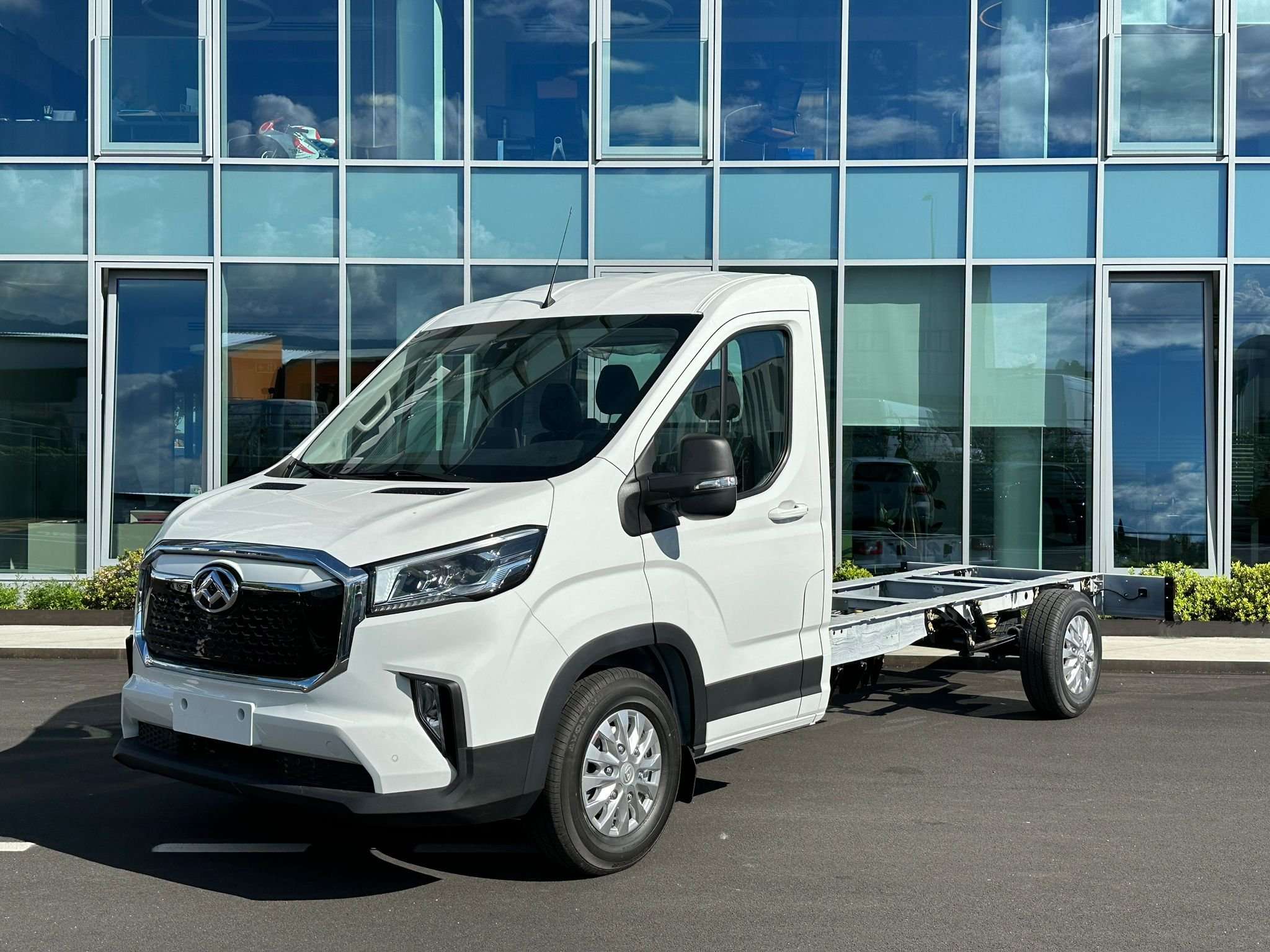 Maxus eDeliver 9Chassis Cab L4 65KWh Pronta Consegna