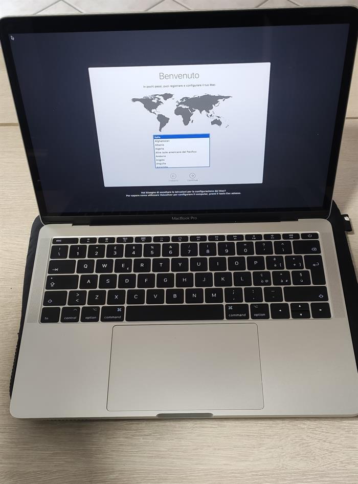 MACBOOK PRO RETINA MID 2017 PRATICAMENTE NUOVO