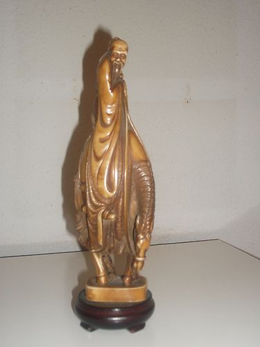 STATUINA NEPALESE IN CORNO DI YAK