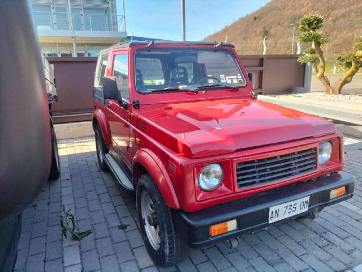 SUZUKI SJ400/Samurai SJ410 Berlina De Luxe