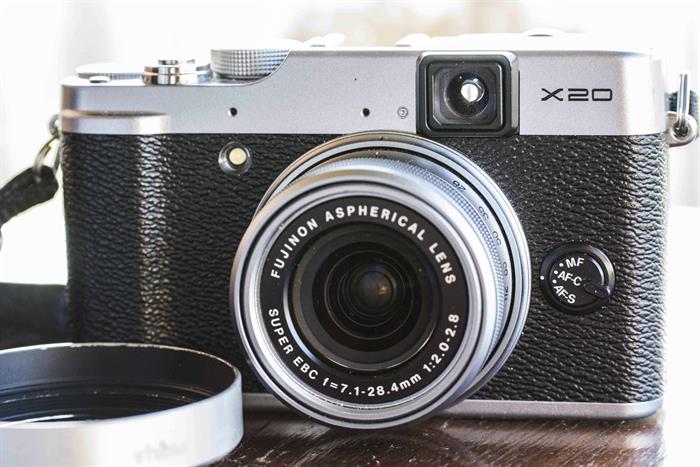 FUJIFILM X20