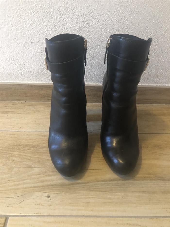 GUESS BOOTS