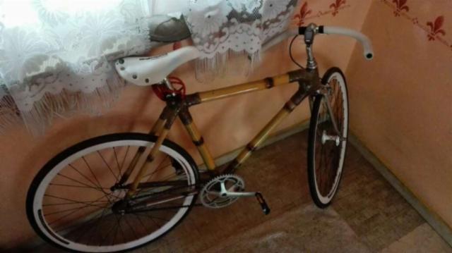 BICICLETTA IN BAMBOO