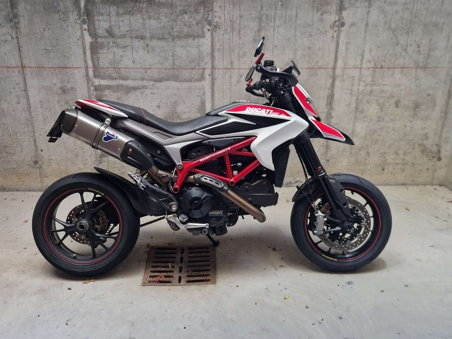 Ducati Hypermotard 821sp