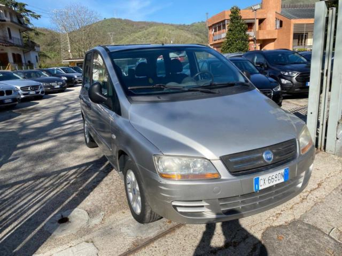 FIAT Multipla 2ª serie Multipla 1.6 16V Natural Power Dynamic