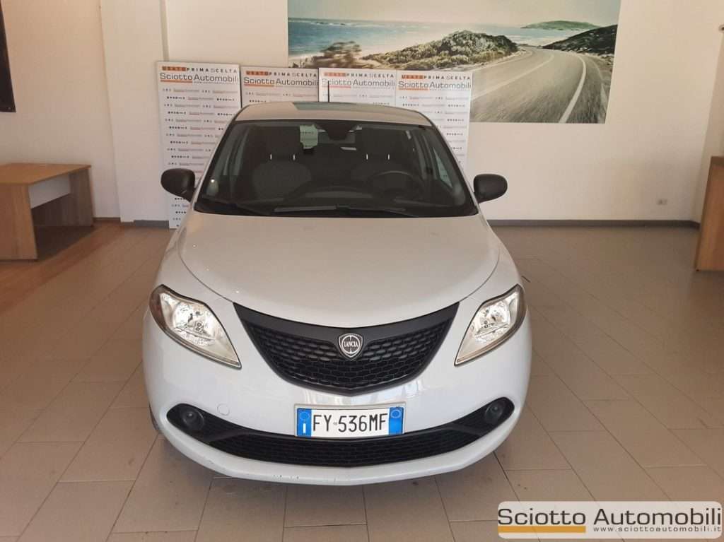 Lancia Ypsilon1.2 69 CV 5 porte GPL Ecochic Silver