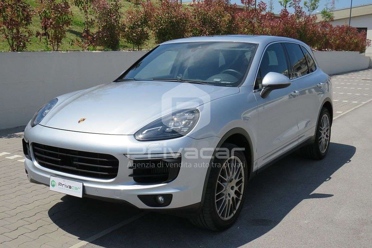 Porsche Cayenne3.0 Diesel GANCIO TRAINO