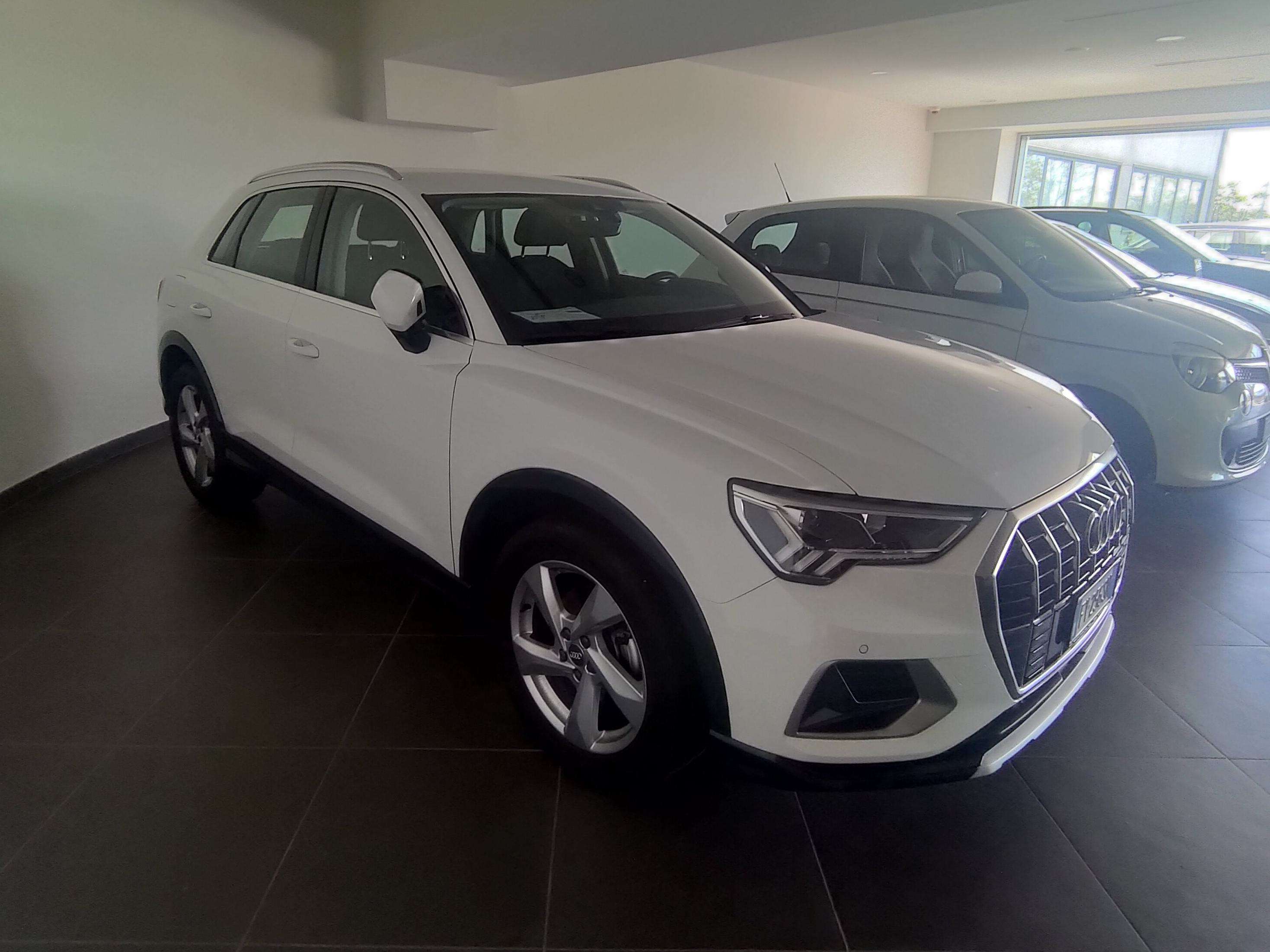 Audi Q3Q3 35 1.5 tfsi mhev Business Advanced s-tronic