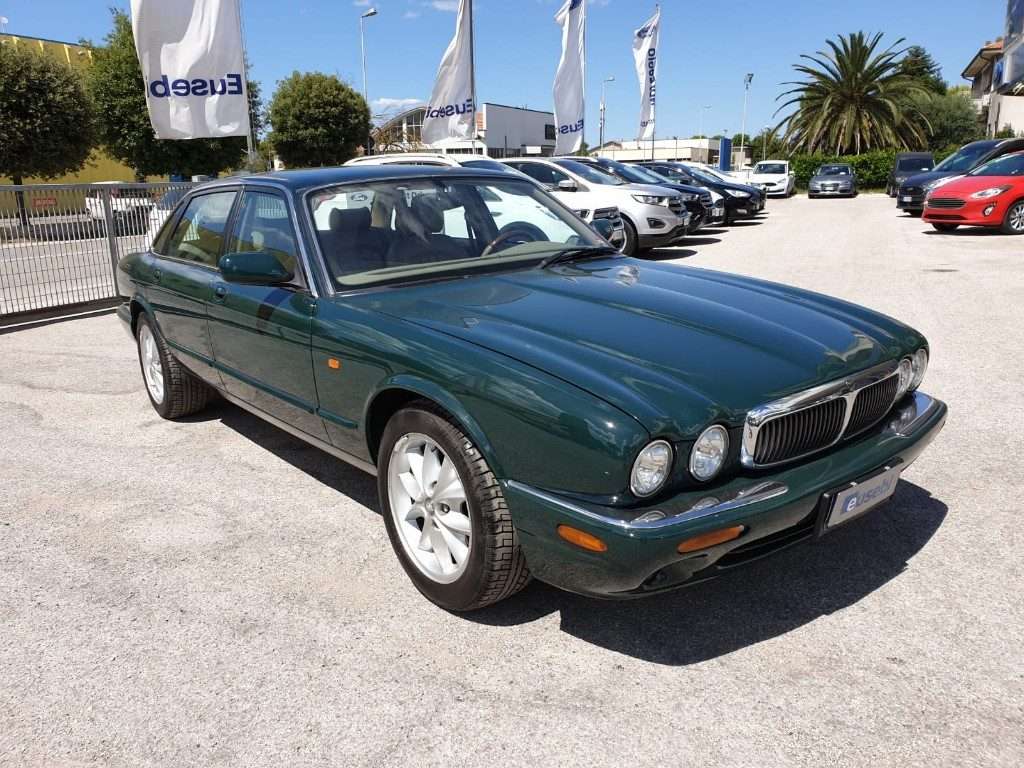 Jaguar XJ3.2 cat Executive