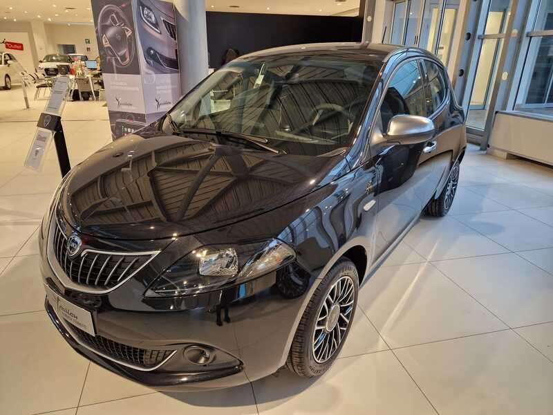 Lancia YpsilonMy21 1.0 70cv Hybrid Ferretti