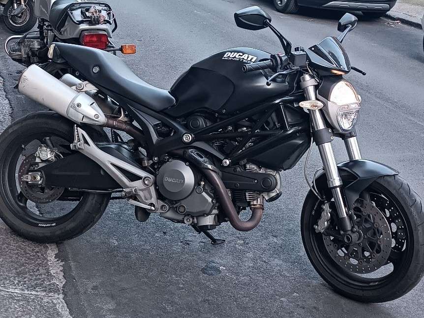 Ducati Monster 696Dark