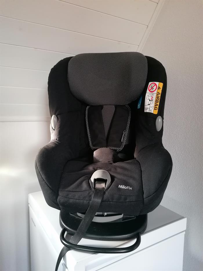 SEGGIOLINO AUTO BEBE' COMFORT MILOFIX