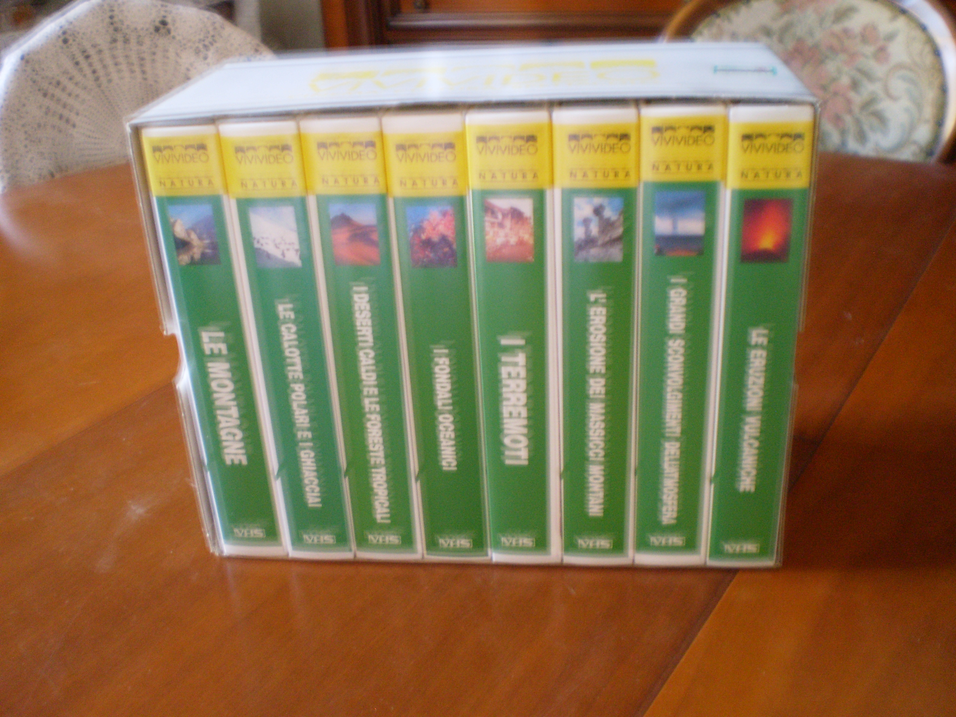 VIDEO CASSETTE DELL'ENCICLOPEDIA NATURA