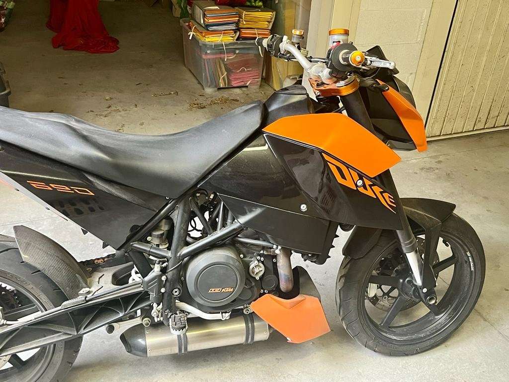 KTM 690 Duke