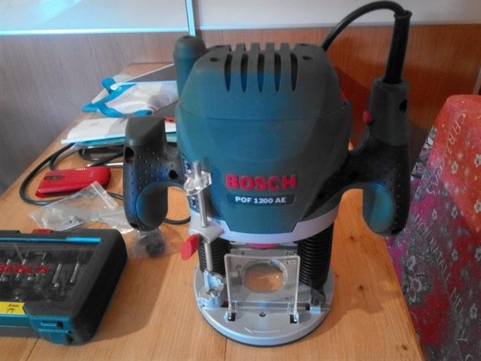 BOSCH HOME AND GARDEN 060326A100 POF 1200 AE FRESATRICE