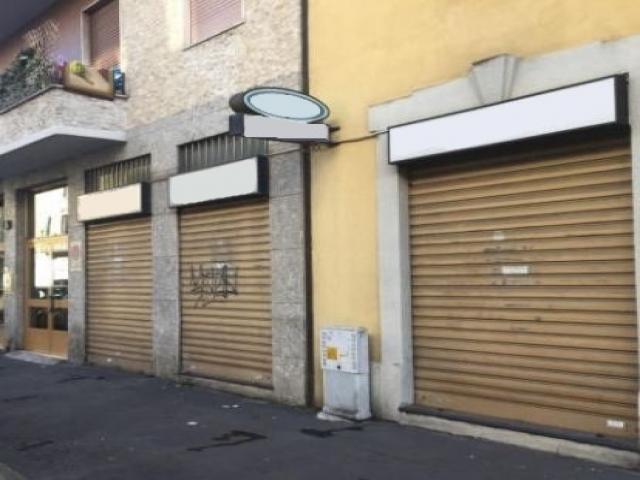 Negozi, botteghe - via giovanni battista casella 37 e 41