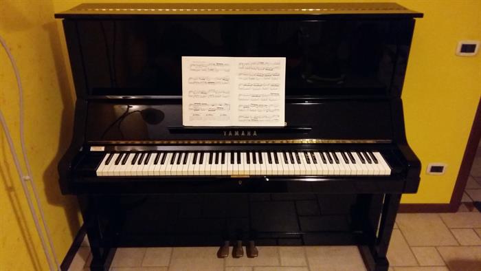 PIANOFORTE VERTICALE YAMAHA UX