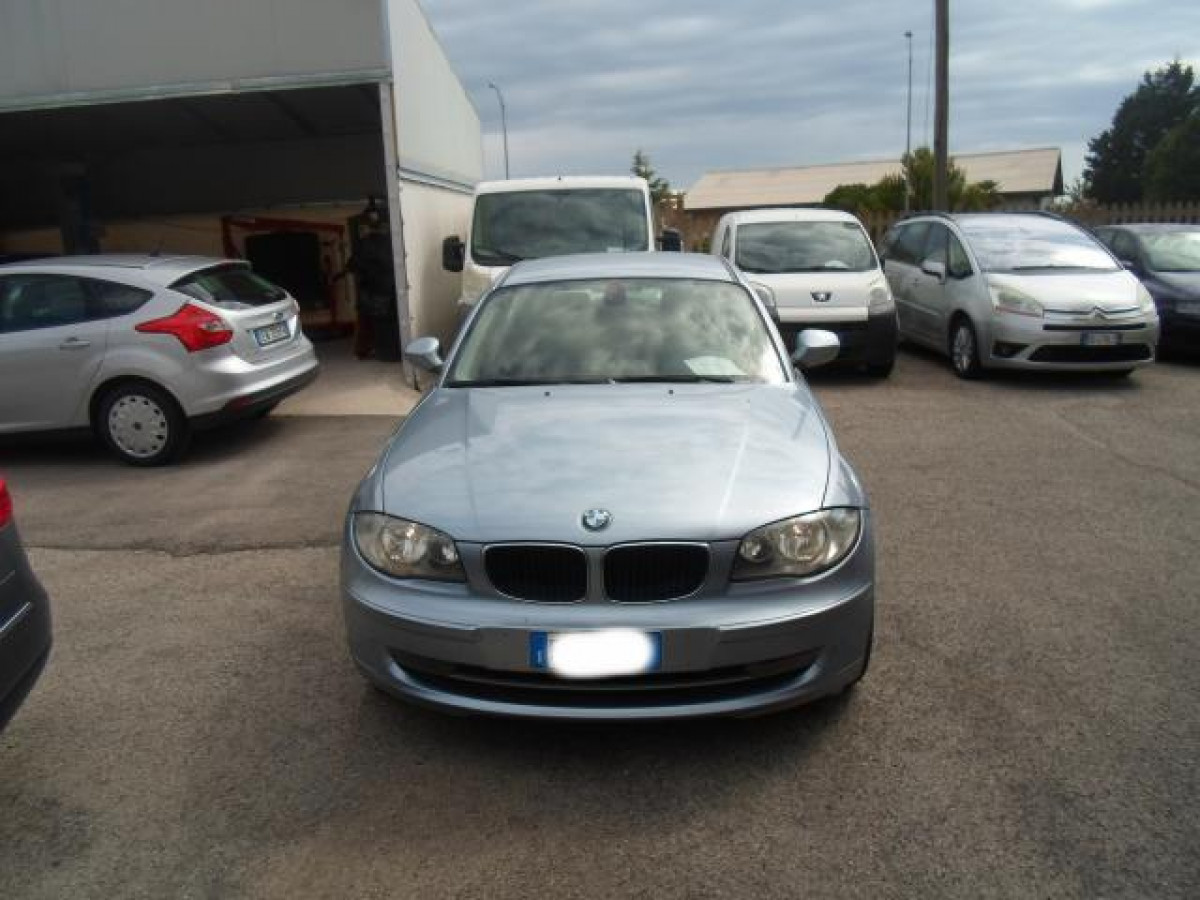 BMW Serie 1 (F20) 118d 2.0 143CV 5 porte Futura DPF