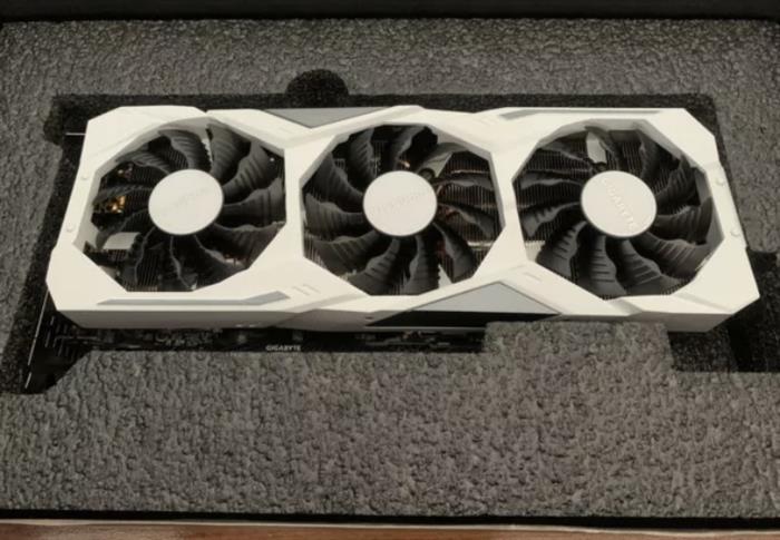 GIGABYTE GEFORCE RTX 2080 GAMING OC-