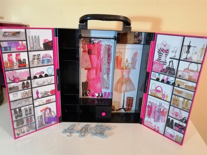 ARMADIO BARBIE FASHIONISTAS