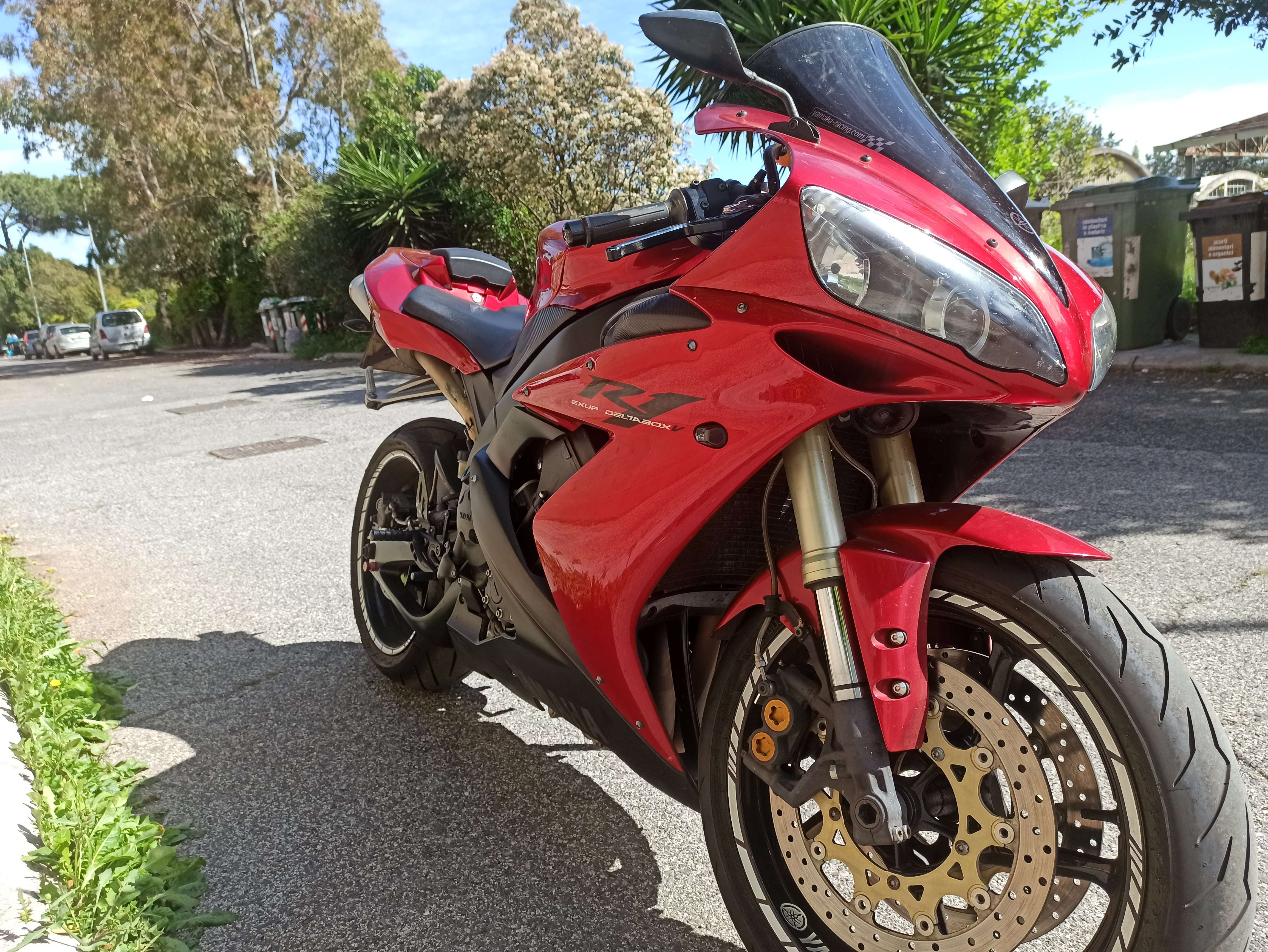 Yamaha YZF-R1