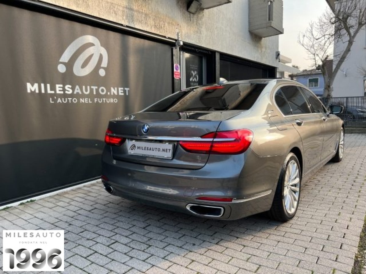 BMW Serie 7 (G11/12) 740e Luxury